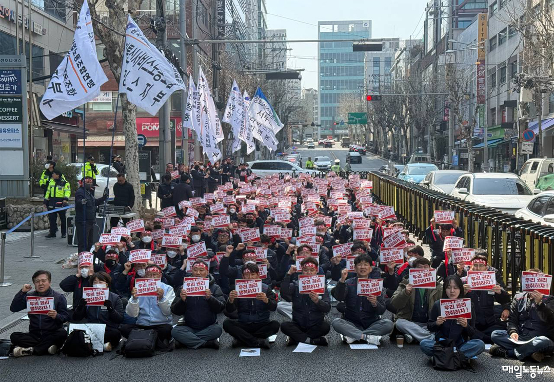 ‘흑자행진’ 청호나이스, 자회사 정수기 기사는 ‘자차 운행’